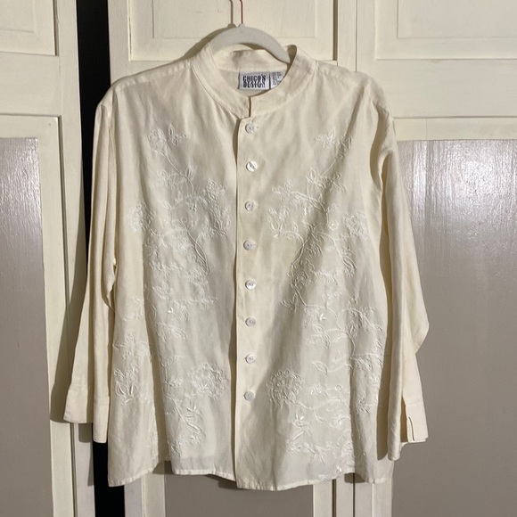 chicos design | Tops | Chicos Design Size 3 White Blouse Tonal ...